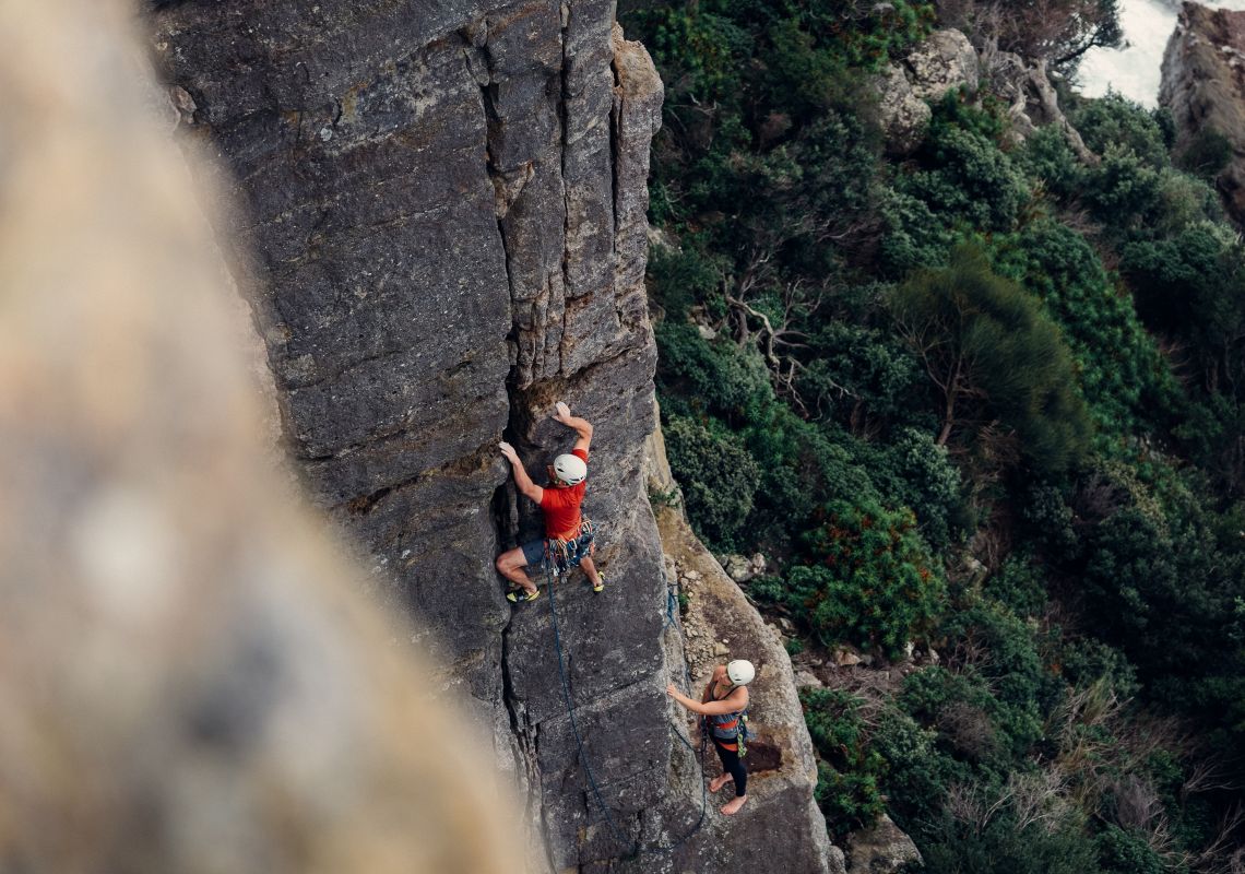 Expert’s Guide to Rock Climbing in NSW | Visitnsw.com