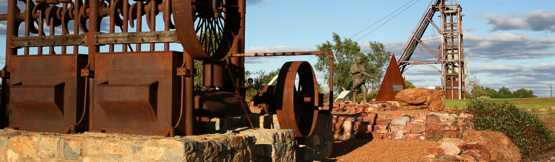 Cobar NSW - Plan a Holiday - Caravan Parks, Maps & Accommodation