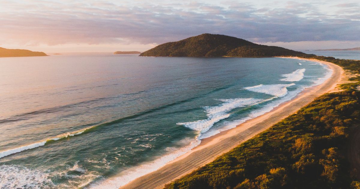 Hawks Nest - Accommodation, things to do & more | Visit NSW