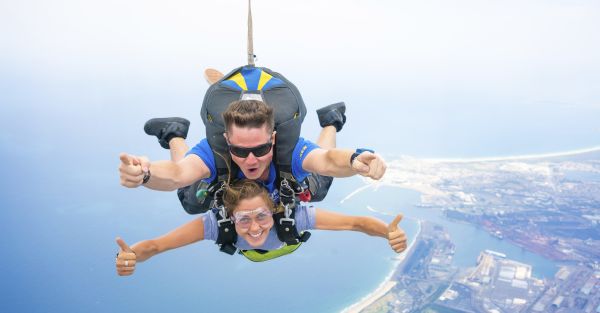 Air sports in NSW: Skydiving, hot air ballooning & more | Visit NSW