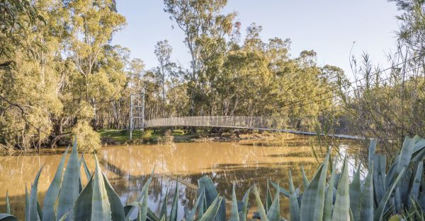 Top outdoor activities & adventures in the Riverina | Visit NSW