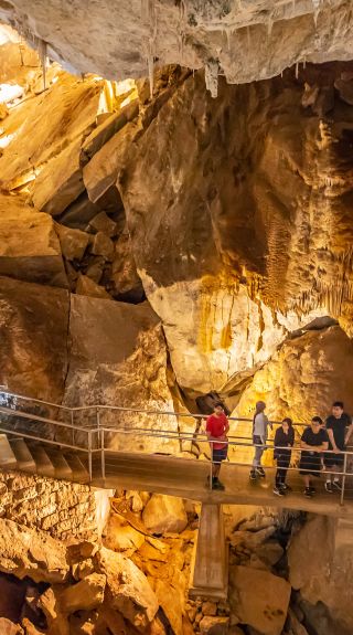 The most spectacular caves in NSW | Visit NSW